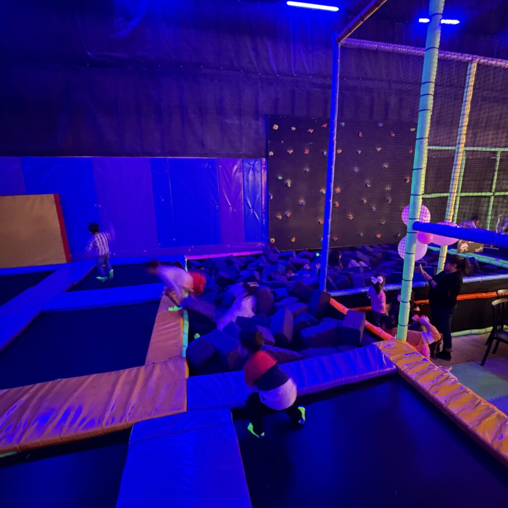 Space Jump – Centro de Entretenimiento Para toda la familia